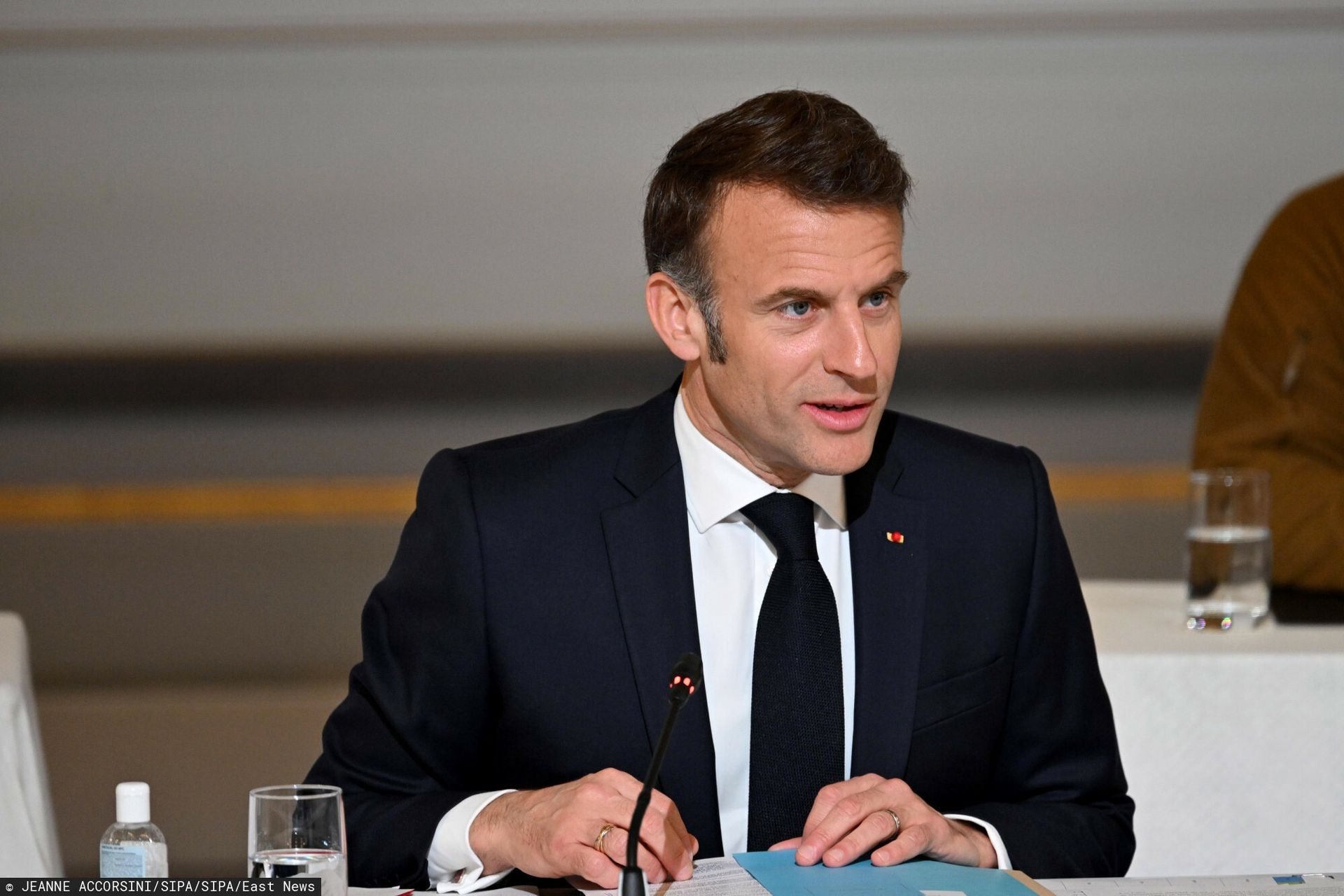 Siły reasekuracyjne w Ukrainie? Macron: wyśle je kilka państw