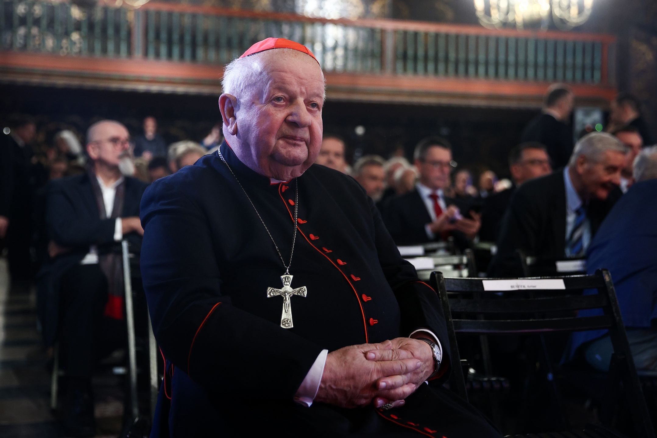 Kard. Dziwisz trafił do szpitala. Jest komunikat archidiecezji