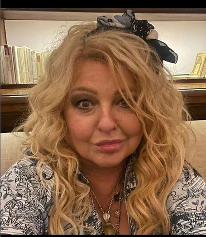 Magda Gessler odważnie wyeksponowała nogi. Fani pytają o... haluksa ...