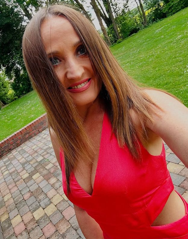 Justyna Dobrosz-Oracz pozuje w bikini. Fani w szoku - Pudelek