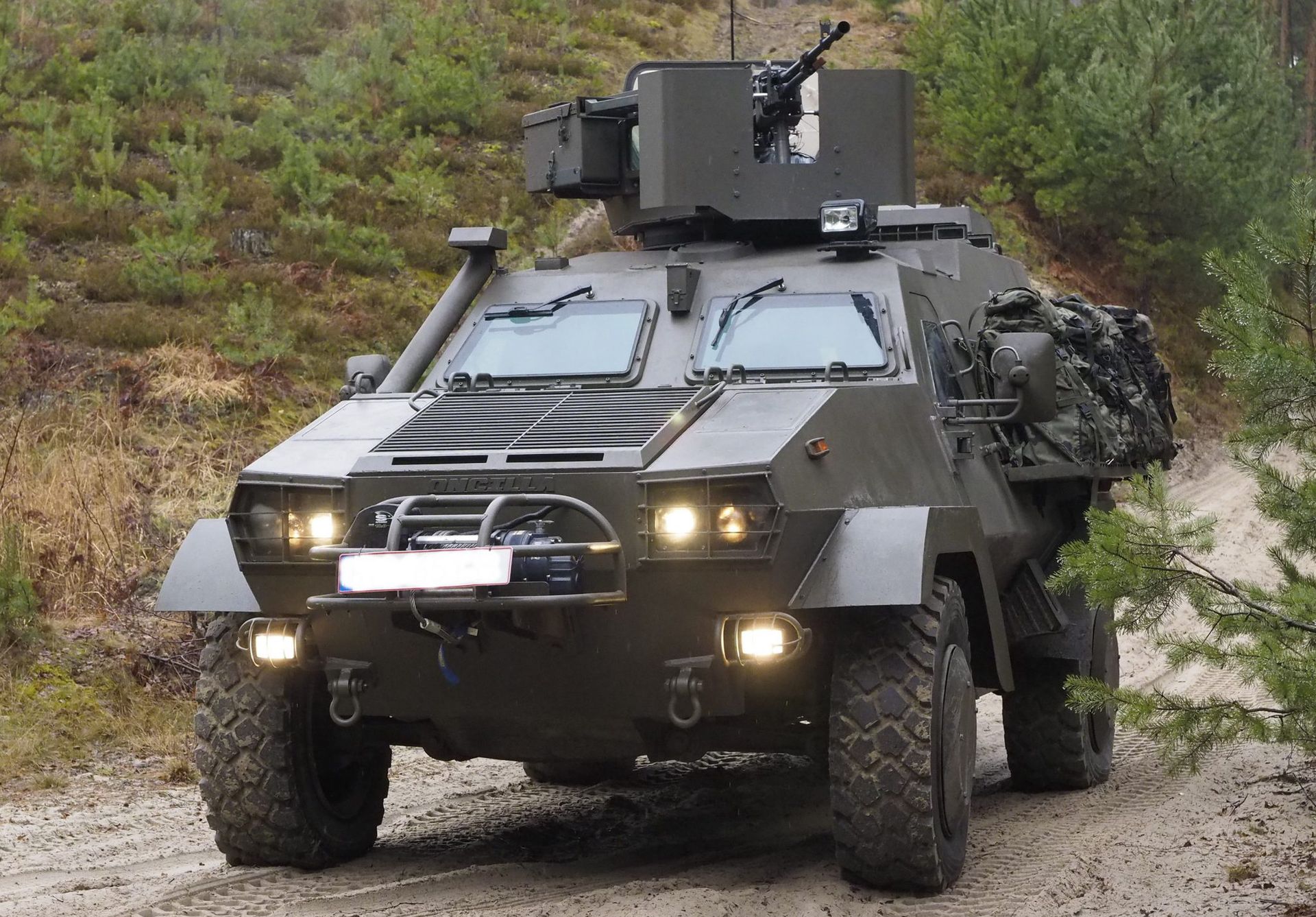 Z Polski trafiły na Ukrainę. Żołnierz pokazał wnętrze wozu Oncilla