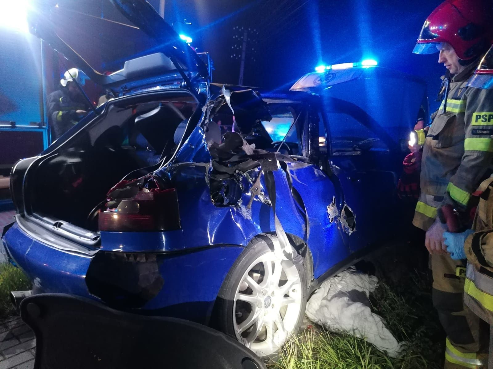 Pomorze. Audi zderzyło się z pociągiem