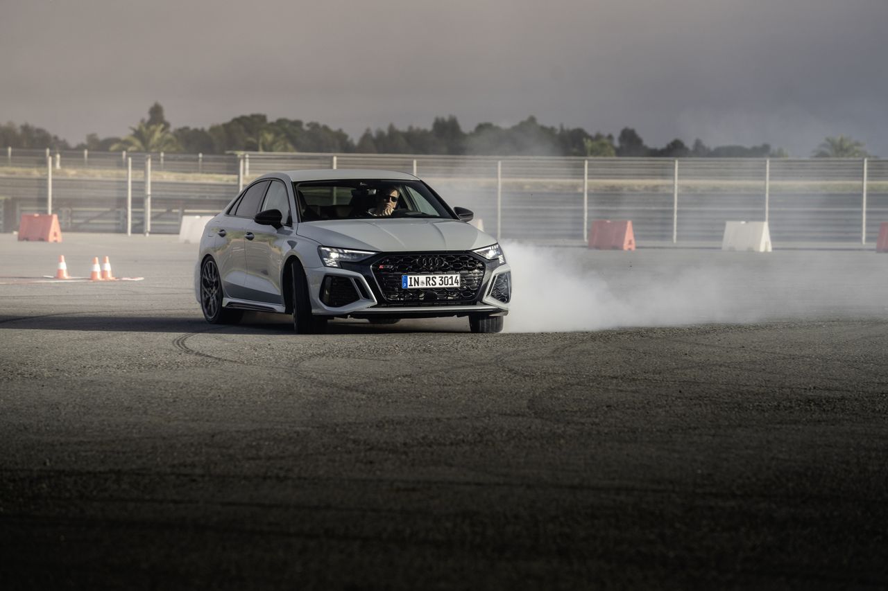 Pierwsza jazda: Audi RS3 Performance Edition – prowadzenie zostaw ...