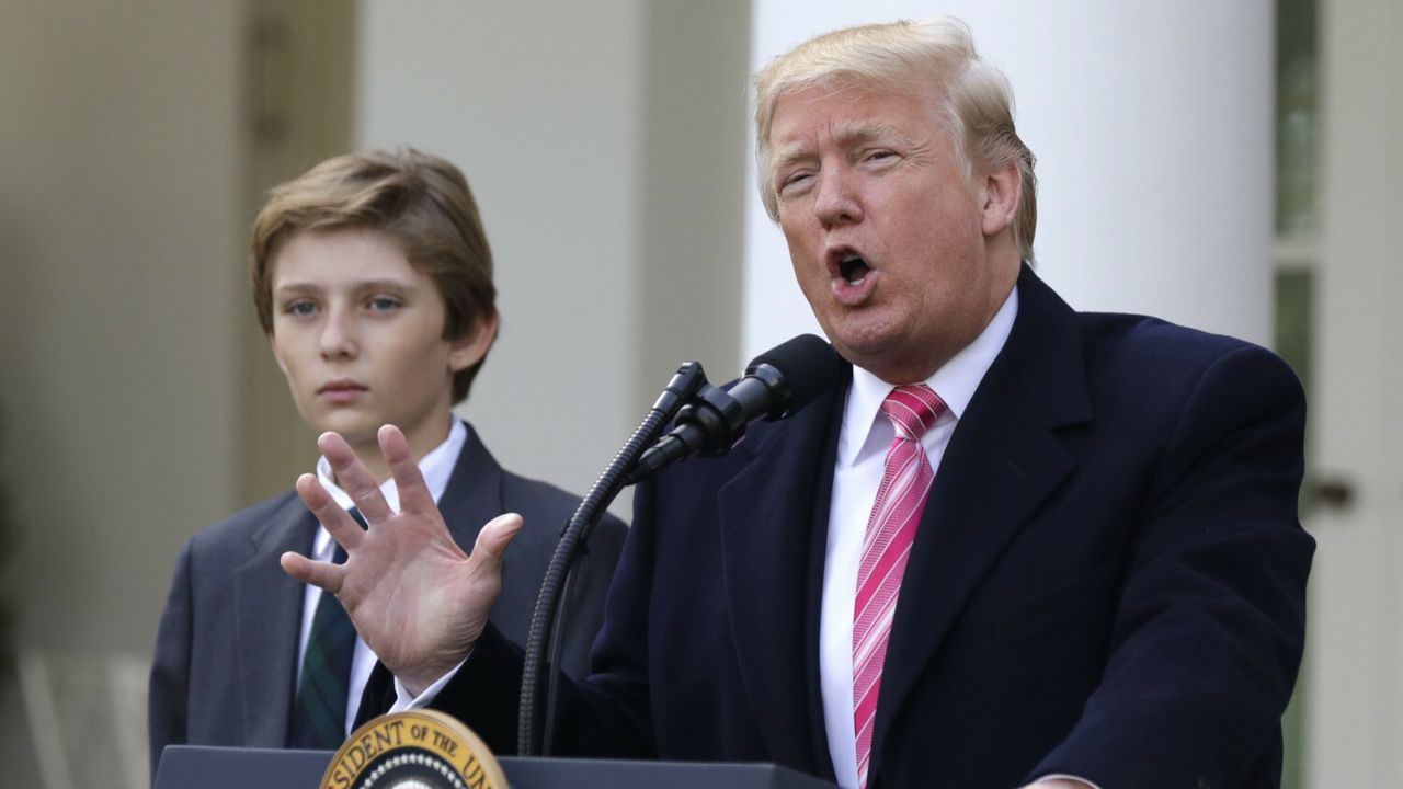 Syn Trumpa dorastał na oczach świata. Dziś ma 18 lat i doradza ojcu ...