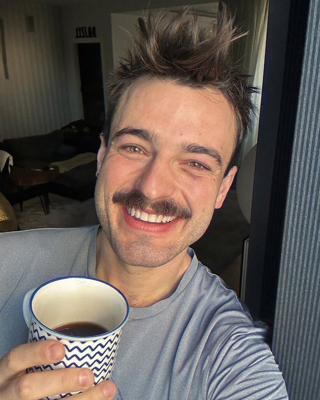 Stało się! Błażej Stencel z "Koła Fortuny" zaręczył się z ukochanym ...