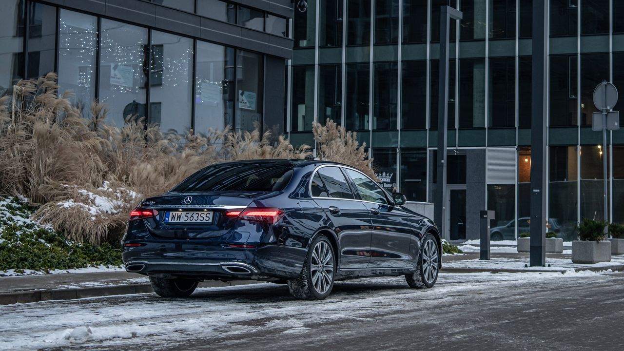 Test: Mercedes-Benz E 300e po liftingu - dobrze, że w ofercie jest ...