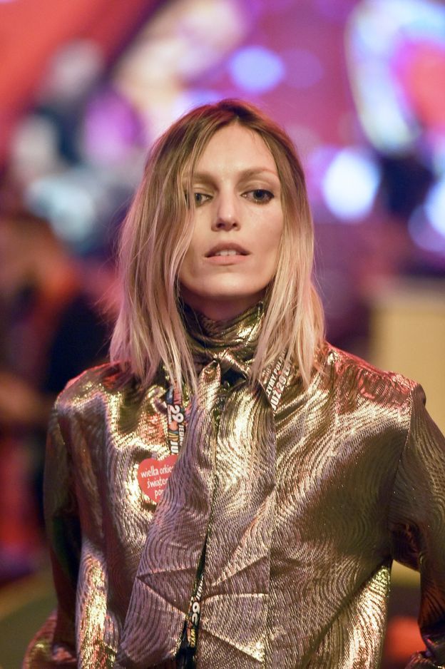 Anja Rubik składa siostrze życzenia. Pokazała stare zdjęcie! - Pudelek