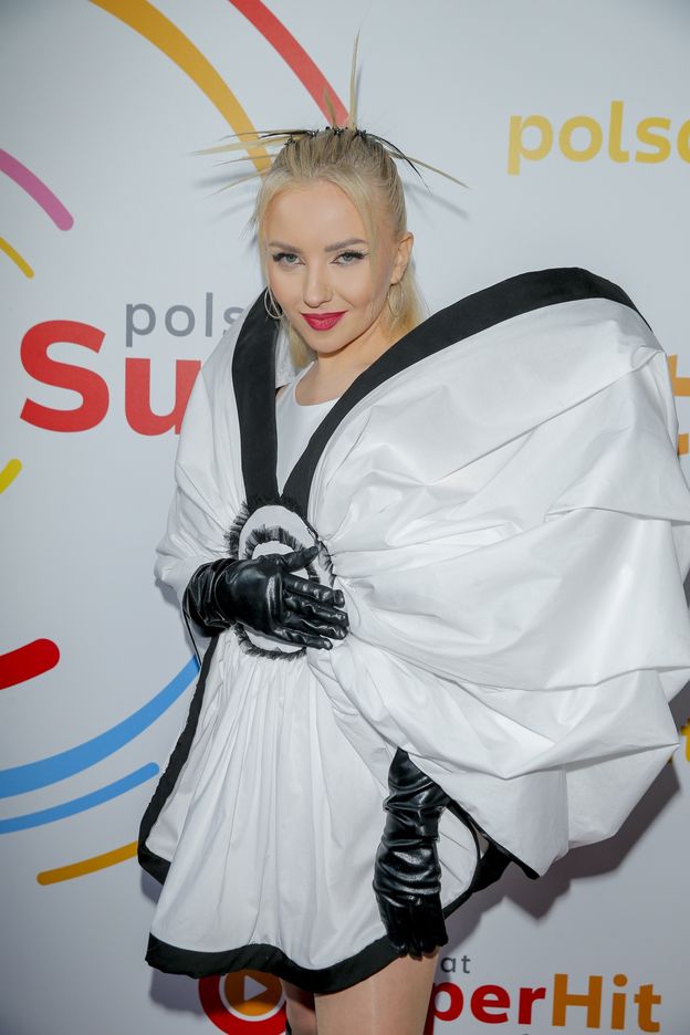 Daria reaguje na POCAŁUNEK tancerza na scenie SuperHit Festiwalu ...