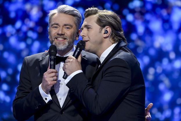 Zaśpiewali przebój Krajewskiego. Internauci nie są zachwyceni - Pudelek