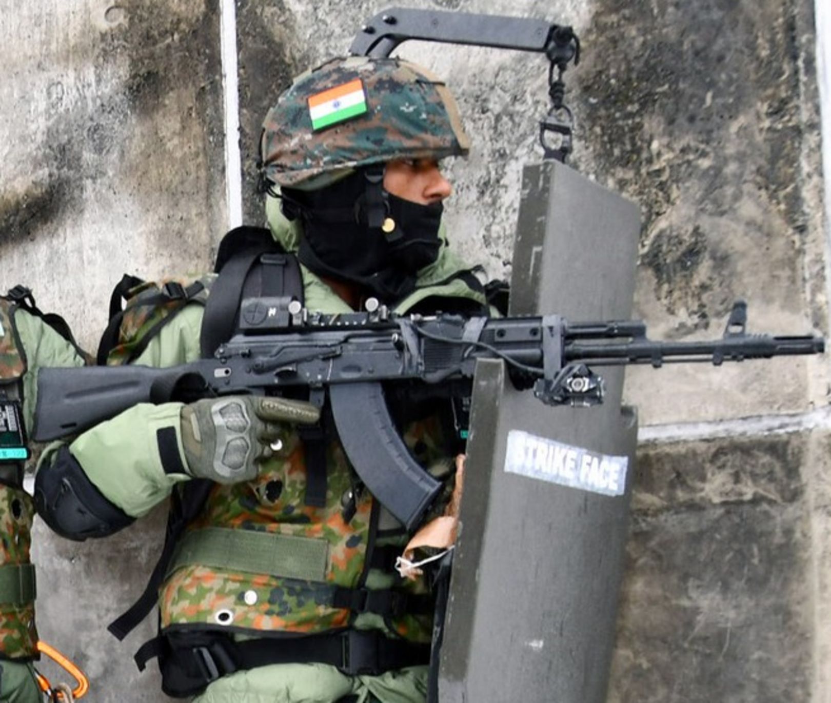 Indie będą produkować rosyjskie karabiny. Zysk i tak trafi do Putina