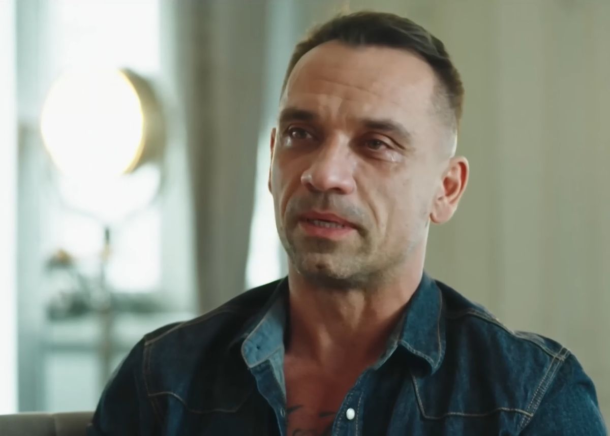 W hicie gra twardziela. Gdy mówi o matce, drży mu głos - WP Teleshow