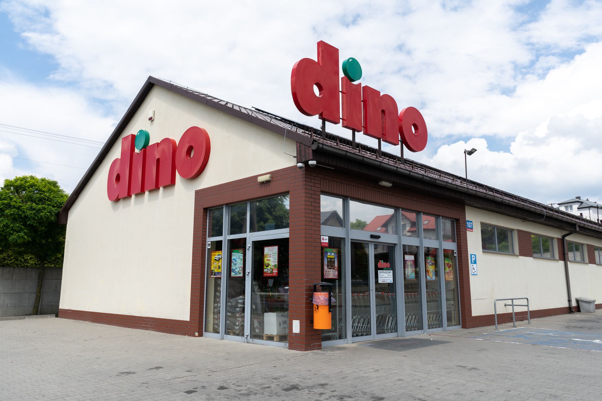 Zaczęło się w Dino. Nowe promocje ruszyły od środy. Będą kolejki