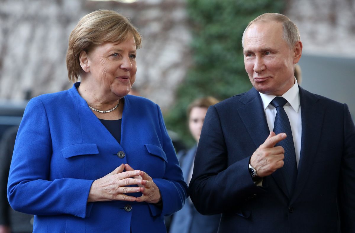 Była kanclerze Niemiec Angela Merkel broni swojej polityki wobec Putina ...
