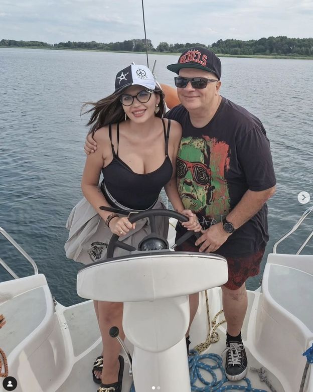 Skiba przesadził? Zaczął mówić, co robi z żoną w łóżku - Pudelek