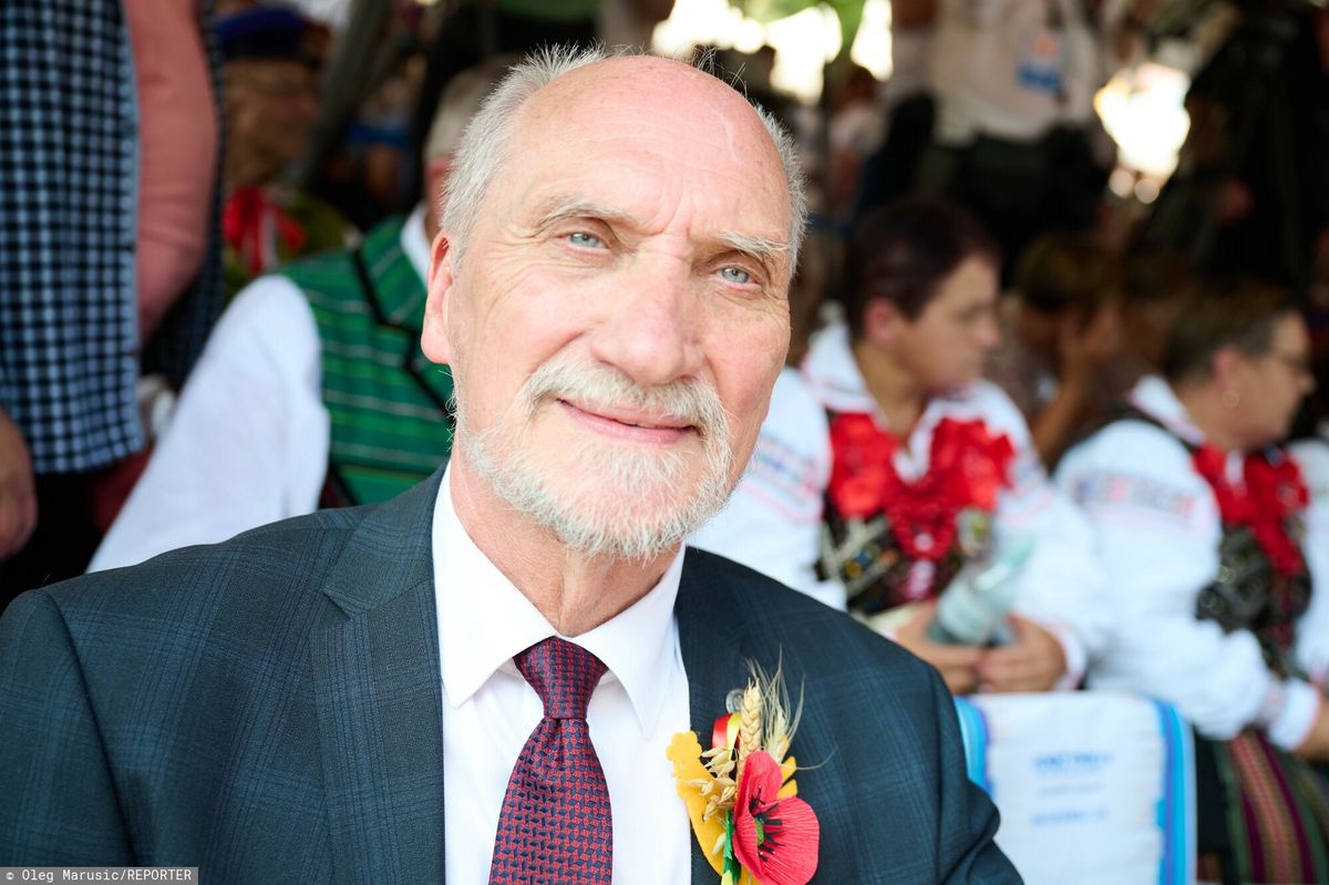 Macierewicz z "jedynki" dopiero z trzecim wynikiem. Wyprzedza go ...