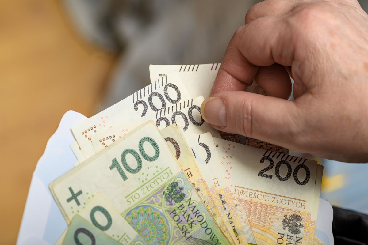 Prezes ZUS ujawnia. Emerytury kobiet są niższe od mężczyzn o 1,5 tys. zł