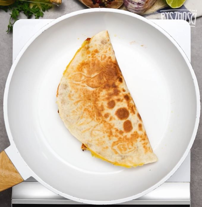 Qurrito z kurczakiem lepsze niż w KFC. Przygotowanie zajmie 5 minut