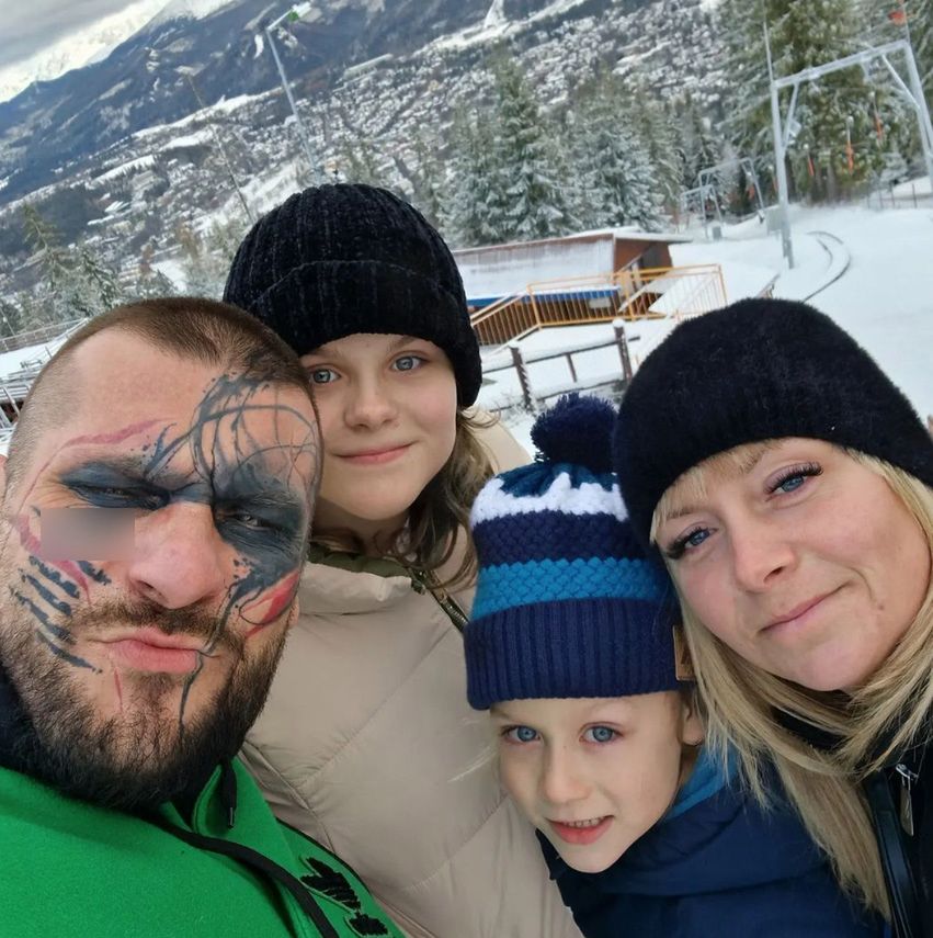 Popek już nie chce tak wyglądać. Pokazał nowy projekt swojej twarzy