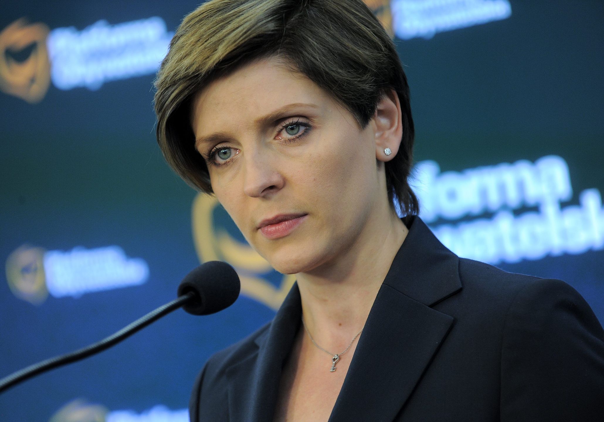 Tak manifestuje swój bunt? Joanna Mucha pokazała się w nowej fryzurze ...