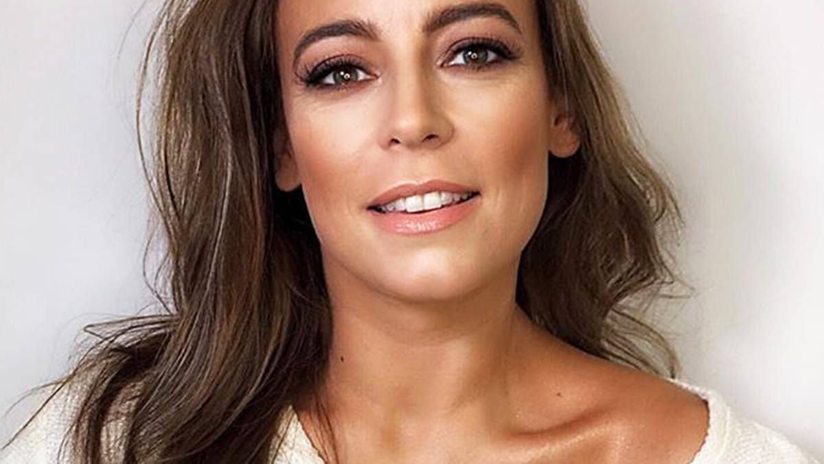 Anna Mucha zdecydowała się na odważną męską fryzurę. W krótkich włosach ...