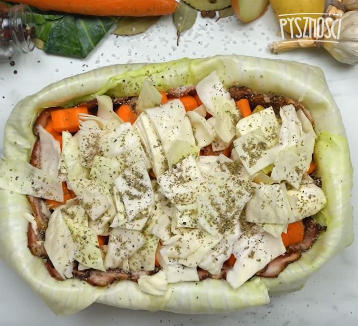 Pieczonka z kiełbasą i warzywami. Rozgrzewające, pyszne i tanie danie z ...