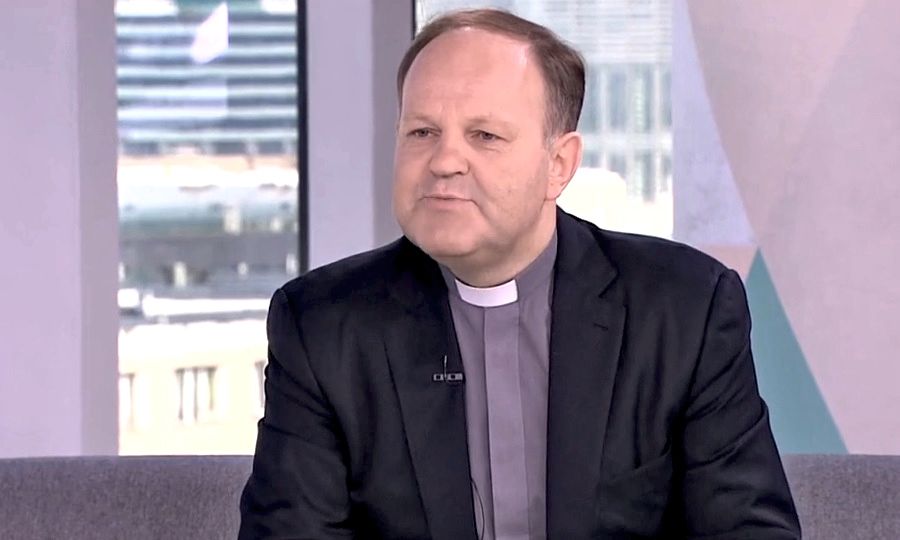 "Nie polemizować, zniszczyć!". Wyciekło nagranie rozmów księdza Sowy z ...