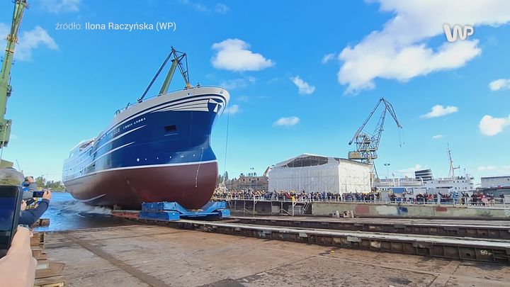 Spektakularne wodowanie statku w Gdańsku. Tłumy patrzyły jak Chris Andra zjeżdża z pochylni