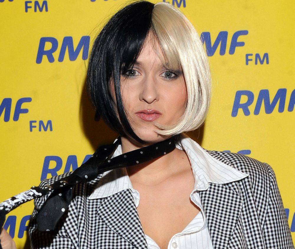 Sara May wróciła na salony z nową fryzurą i w mniej wulgarnej stylizacji