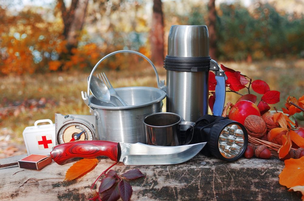 Bushcrafting w lesie. Rzeczy, które warto mieć ze sobą - WP Facet